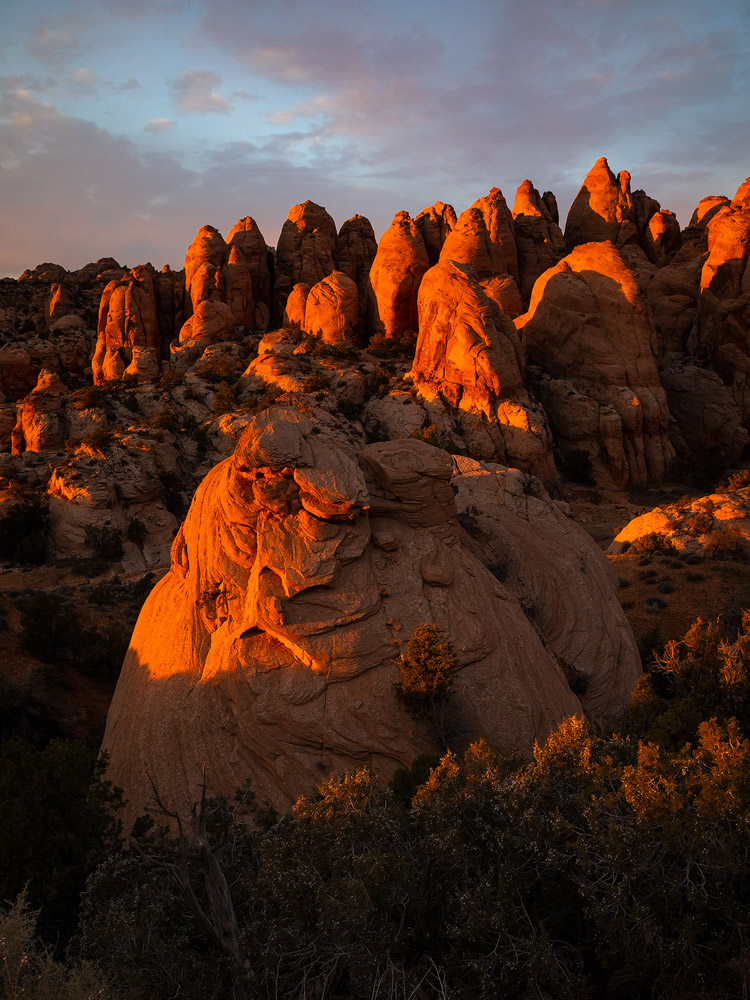 Eggs of Moab - Sunset light shines on a beautiful rock field near Moab ...
